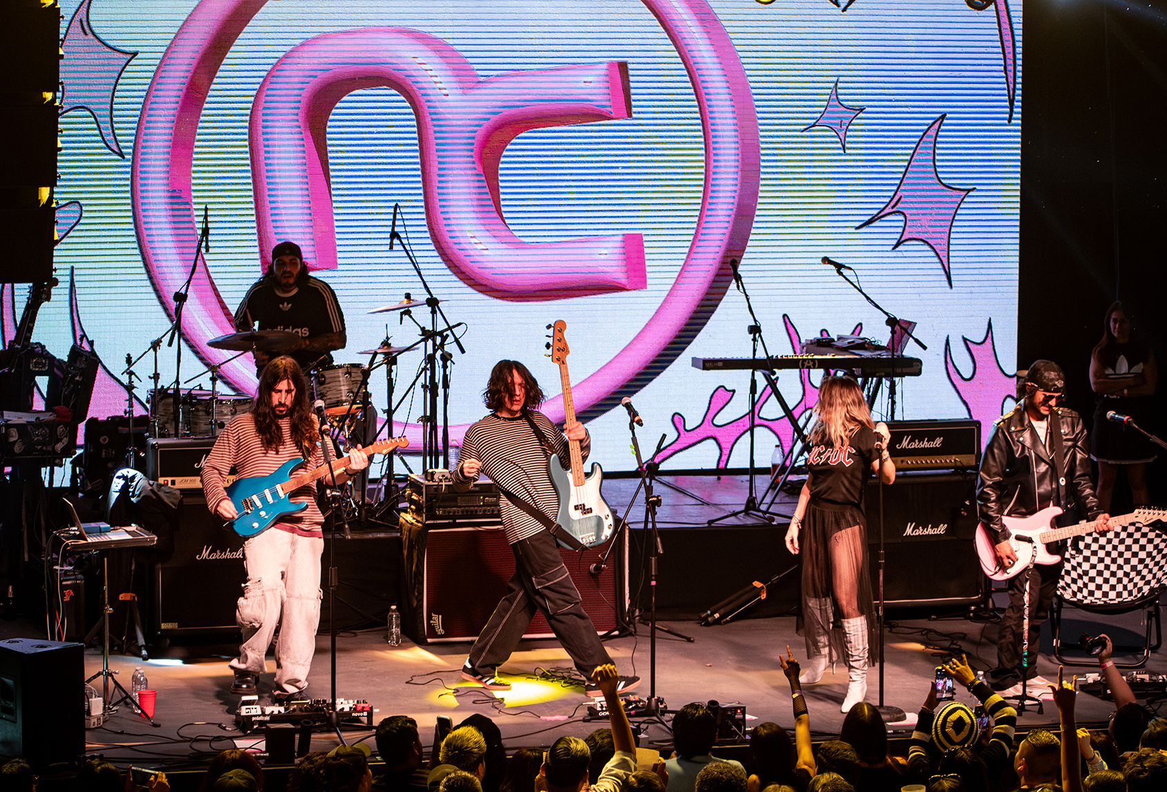 Kudai y Nikki Clan en C4 Concert House – C4 Concert House